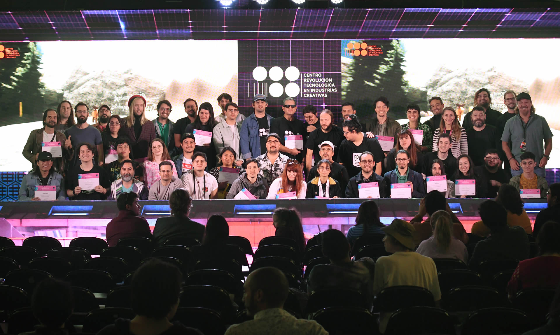 CRTIC certifica a 50 personas en motor que crea mundos digitales - CRTIC