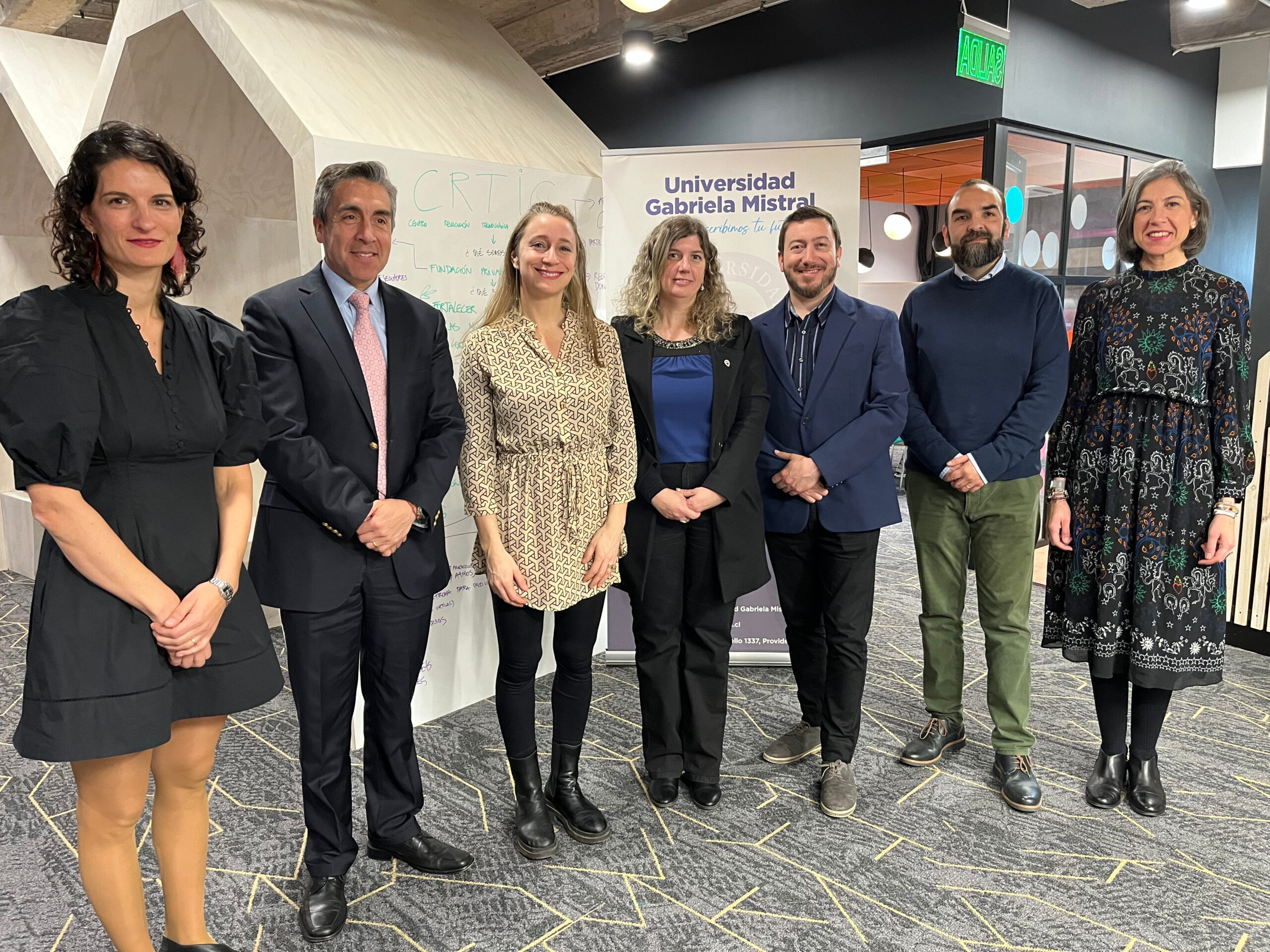 CRTIC y Universidad Gabriela Mistral sellan alianza para potenciar ...